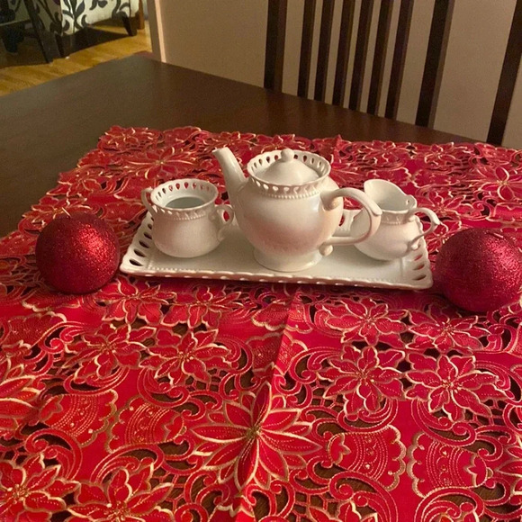 Godinger | Kitchen | I Godinger Co Victoria White Porcelain Vintage Tea ...